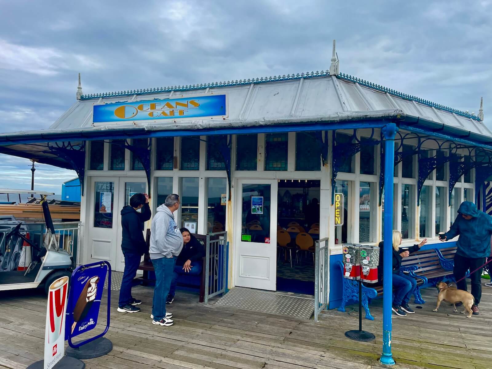 Oceans Cafe – B&B's in Llandudno